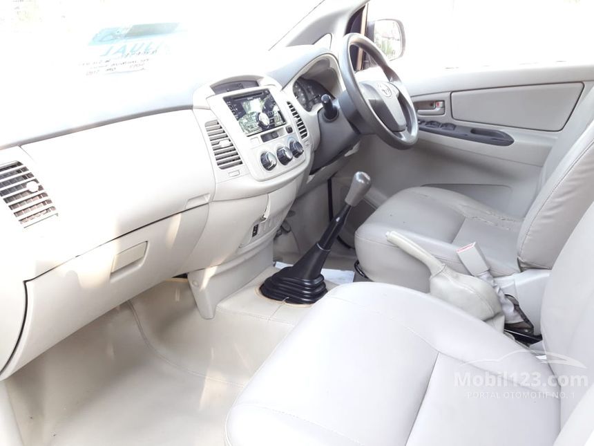 Jual Mobil Toyota Kijang Innova 2012 J 2.0 di Jawa Timur Manual MPV ...