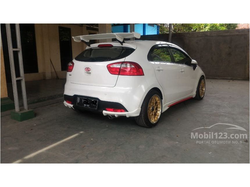 Jual Mobil KIA Rio 2012 UB 1.4 di DKI Jakarta Manual Hatchback Putih Rp ...