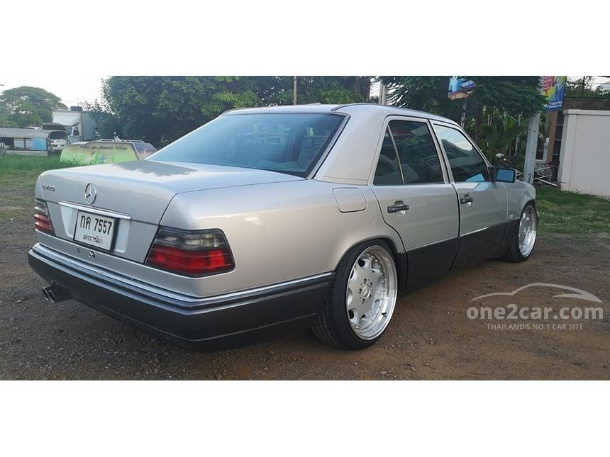 Mercedes-Benz 220E 1993 2.2 in ภาคอีสาน Manual Sedan สีเงิน for 235,000 ...