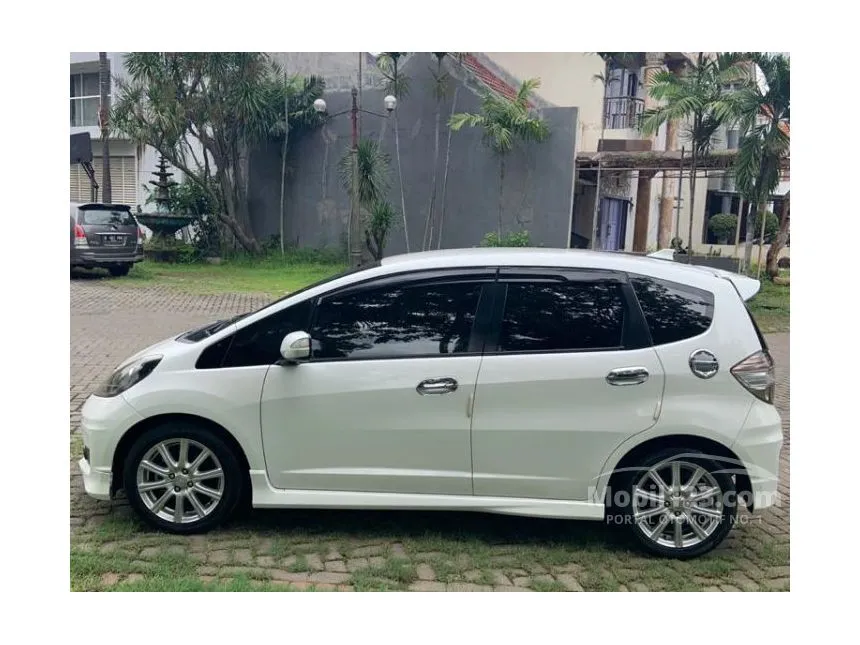 Jual Mobil Honda Jazz 2013 RS 1.5 di Jawa Timur Automatic Hatchback Putih Rp 158.000.000 ...