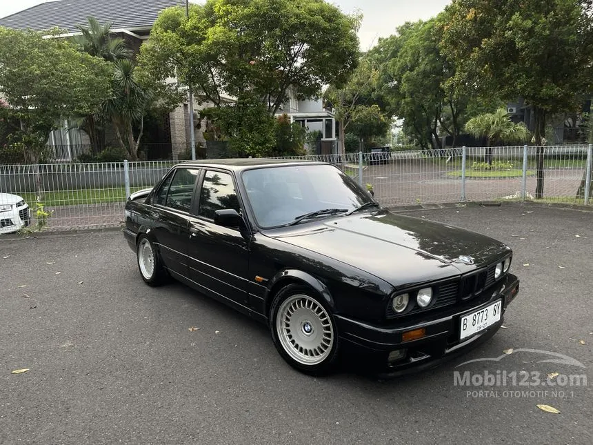 Jual Mobil BMW 318i 1989 1.8 Manual 1.8 di Jawa Timur Manual Sedan Hitam Rp 140.000.000 ...