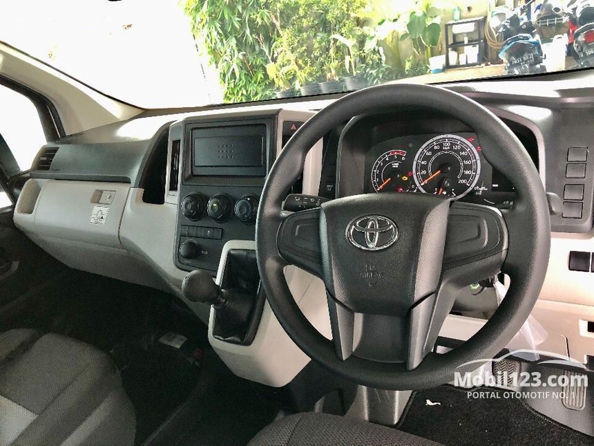 Jual Mobil Toyota Hiace 2021 Premio 2.8 di Banten Manual Van Wagon ...