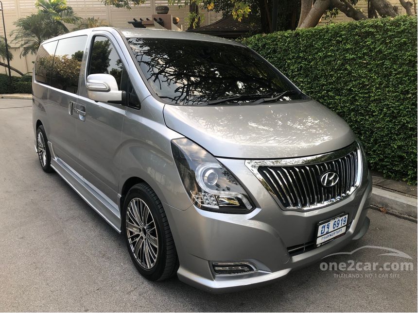 Hyundai H-1 2018 Touring 2.5 in กรุงเทพและปริมณฑล Automatic Van สีเทา ...