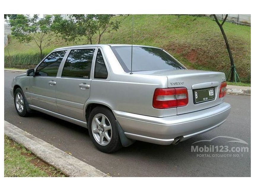 Jual Mobil Volvo S70 2000 2.3 di DKI Jakarta Manual Sedan Silver Rp 55. ...