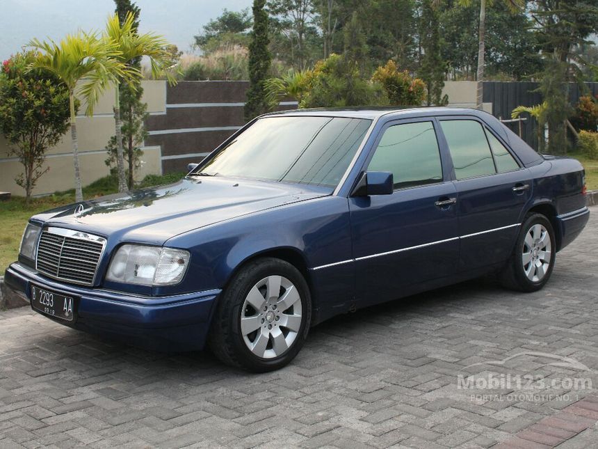 Jual Mobil Mercedes-Benz 220E 1994 2.2 Manual 2.2 di Jawa Barat Manual ...