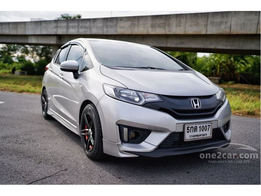 Honda Jazz 2016 (ปี 14-22) S i-VTEC 1.5 เกียร์อัตโนมัติ สีเงิน ...