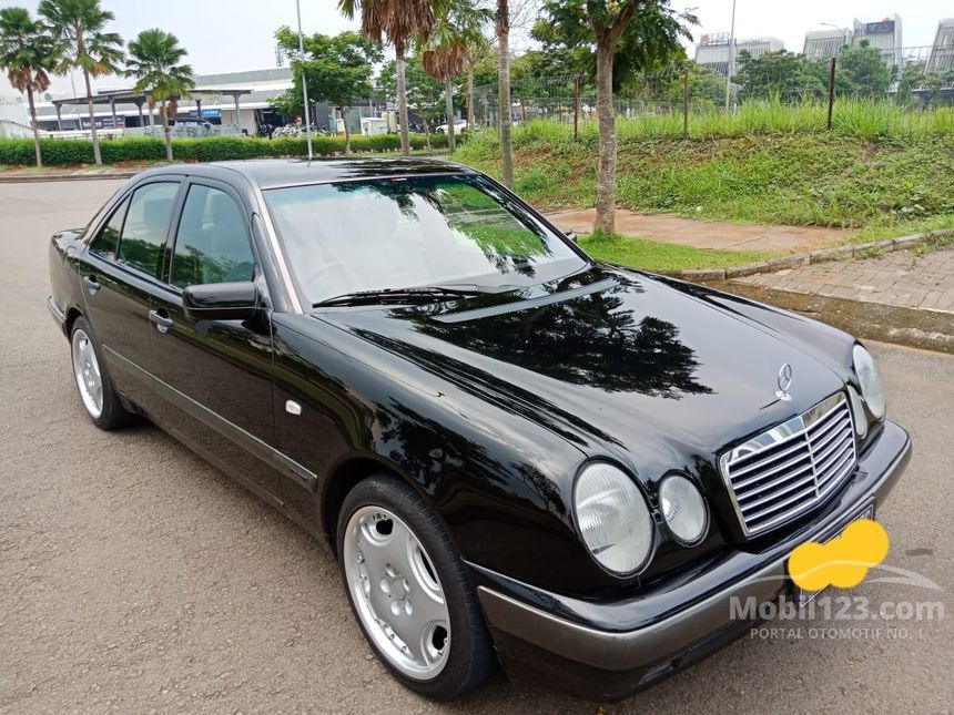 Jual Mobil Mercedes-Benz E230 1998 W210 2.3 Automatic 2.3 di Jawa Barat Automatic Sedan Hitam Rp ...