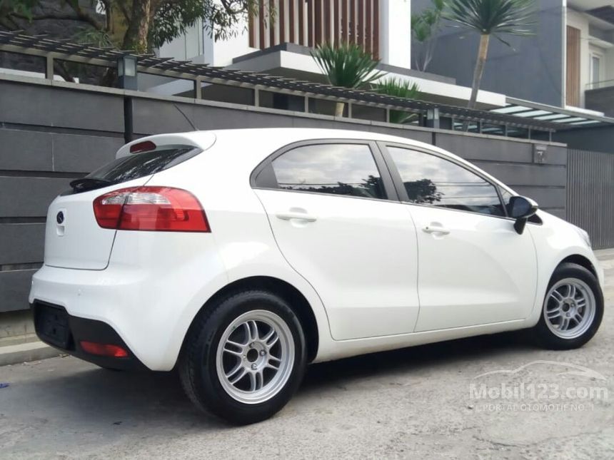 Jual Mobil KIA Rio 2012 UB 1.4 di Jawa Barat Automatic Hatchback Putih ...