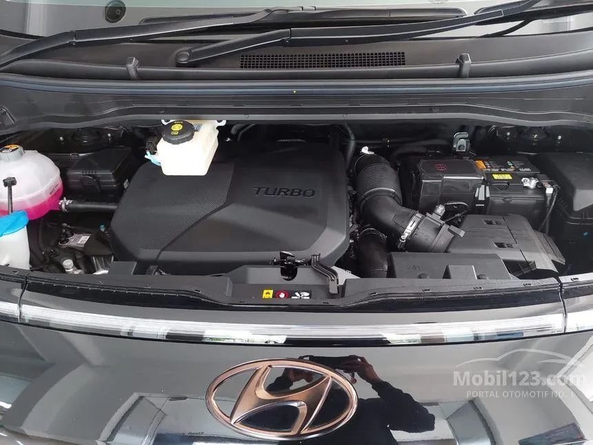 Jual Mobil Hyundai Staria 2021 Signature 9 2.2 di DKI Jakarta Automatic ...