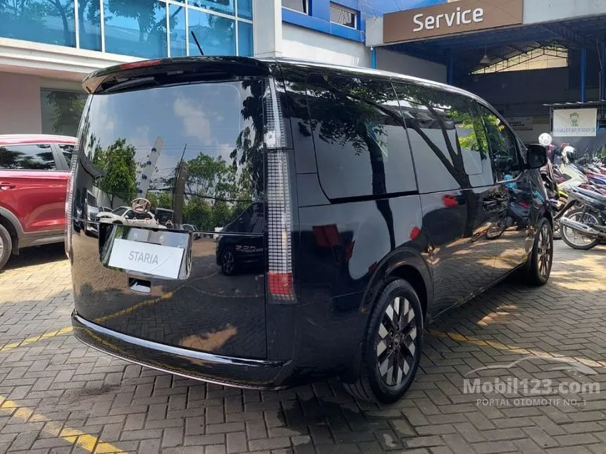 Jual Mobil Hyundai Staria 2021 Signature 9 2.2 di DKI Jakarta Automatic ...