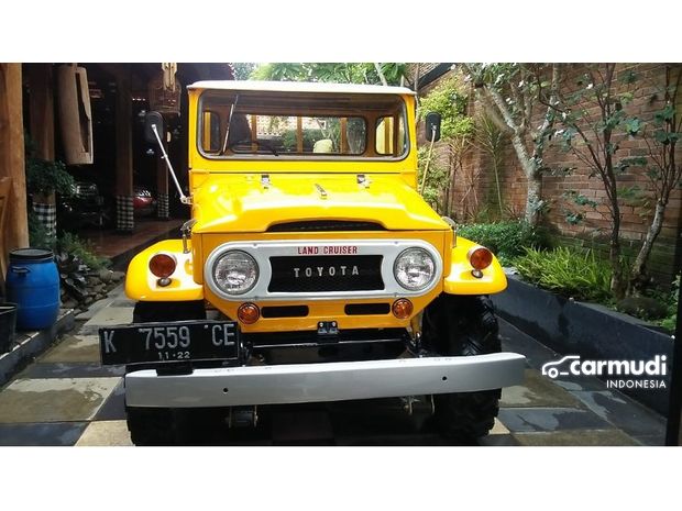 Beli Mobil Baru & Bekas, Kisaran Harga - Dari 2 Mobil Jeep Kuning in ...