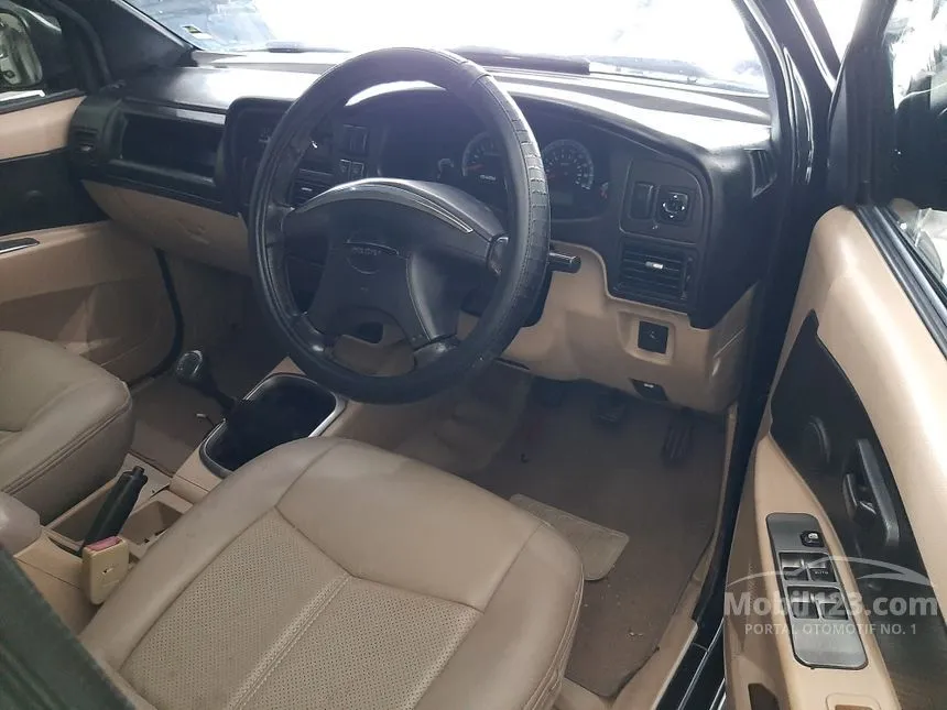 Jual Mobil Isuzu Panther 2015 GRAND TOURING 2.5 di Jawa Timur Manual ...
