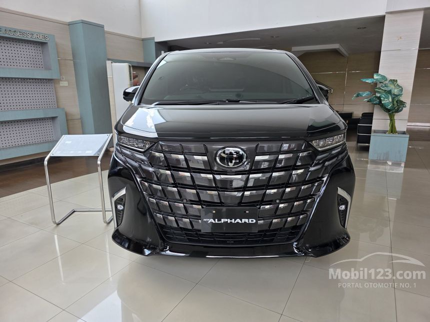 Jual Mobil Toyota Alphard 2025 HEV (Non Premium Color) 2.5 di DKI ...