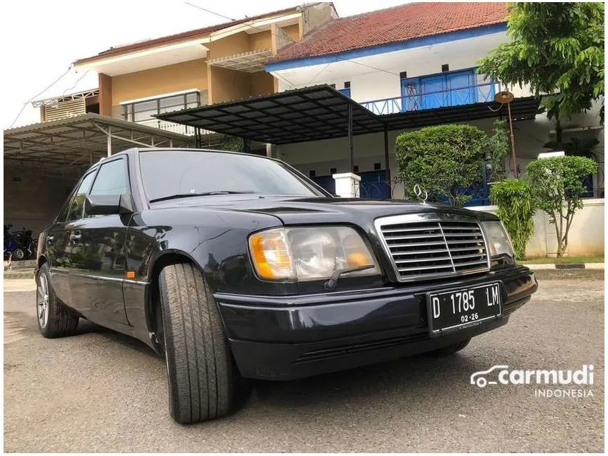 Jual Mobil Mercedes-Benz E320 1996 W124 3.2 L6 Automatic 3.2 di Jawa ...