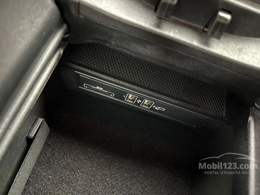 Jual Mobil Mercedes-Benz C200 2018 AMG 2.0 di DKI Jakarta Automatic ...