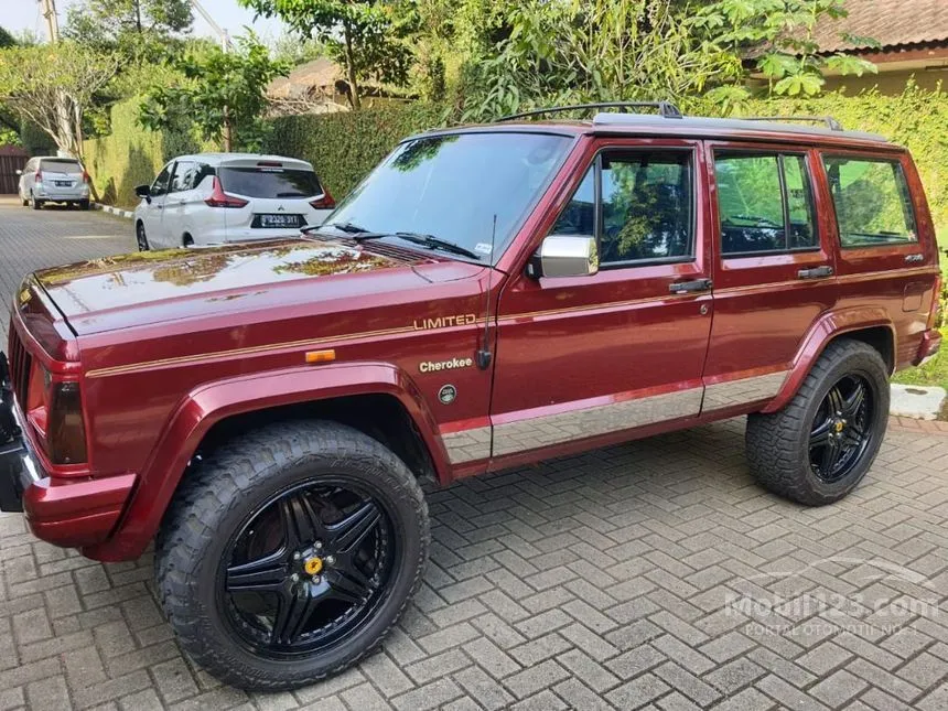 Jual Mobil Jeep Cherokee 1994 4.0 di Jawa Barat Automatic SUV Marun Rp ...