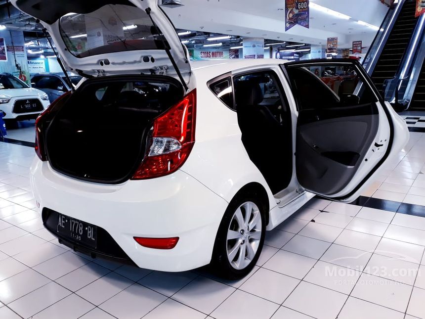 Jual Mobil Hyundai Grand Avega 2013 SG 1.4 di Jawa Timur Automatic ...