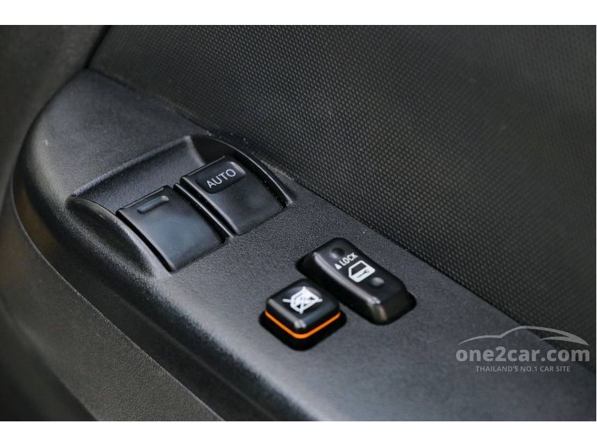 2013 Toyota Hiace 2.5 COMMUTER (ปี 05-16) D4D Van MT for sale on One2car