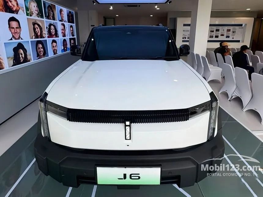 Jual Mobil Chery Omoda J6 2025 EV RWD di Jawa Barat Automatic SUV Putih ...