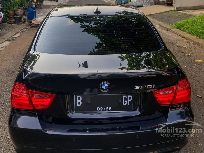 Jual Mobil BMW 320i 2009 2.0 di Jawa Barat Automatic Sedan Hitam Rp 177.500.000 - 9980577 ...