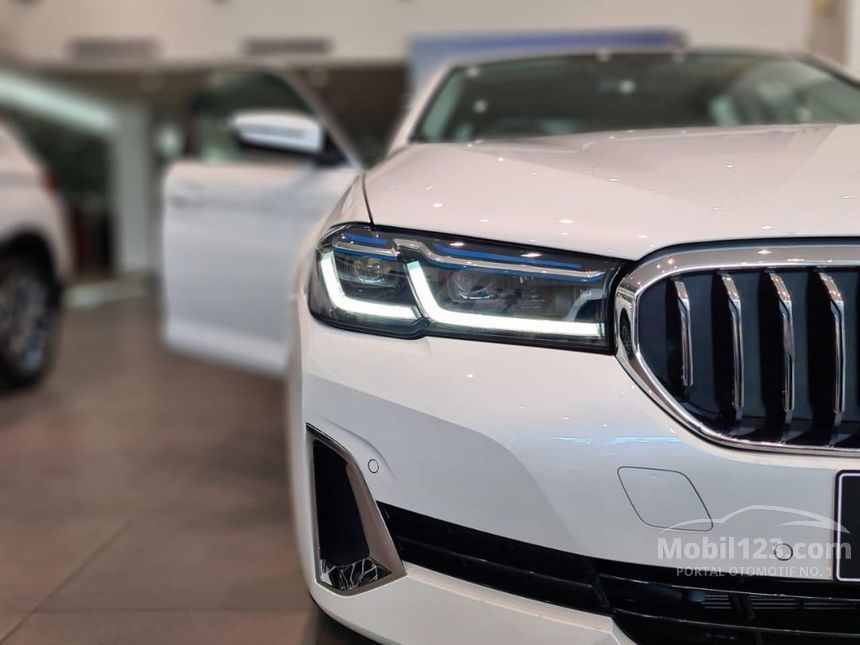 Jual Mobil BMW 530i 2021 Opulence 2.0 di DKI Jakarta Automatic Sedan ...