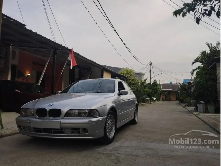 Jual Mobil BMW 520i 2002 2.2 di DKI Jakarta Automatic Silver Rp 90.000.000 - 10029387 - Mobil123.com