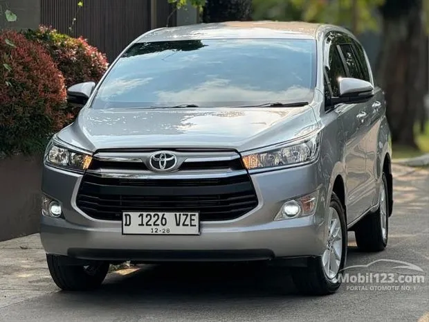 Jual Toyota Kijang Innova Diesel 2019 Bekas di Indonesia Harga Kredit ...