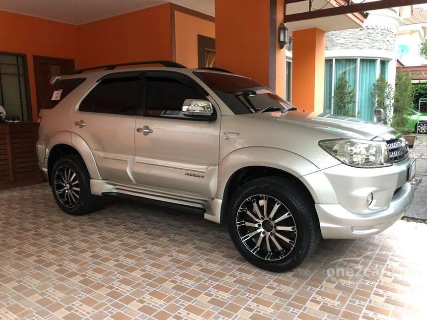 2009 Toyota Fortuner 2.7 (ปี 08-11) V SUV AT for sale on One2car