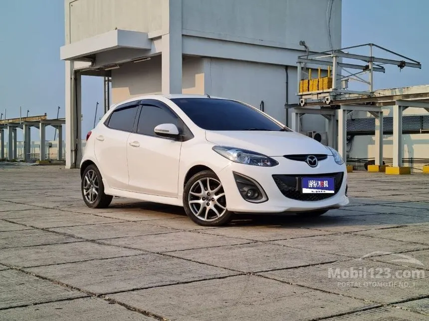 Jual Mobil Mazda 2 2014 RZ 1.5 di DKI Jakarta Automatic Hatchback Putih ...