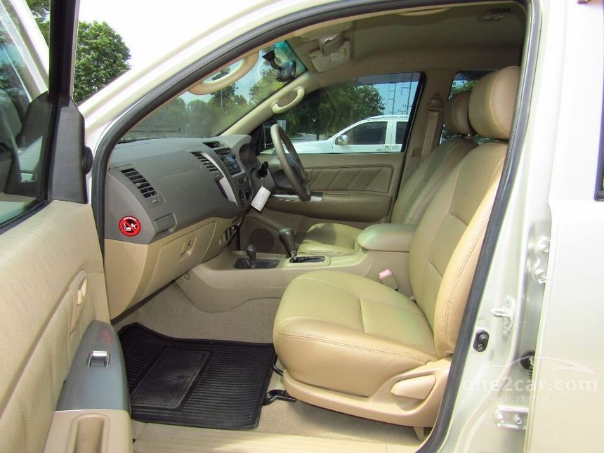 Toyota Hilux Vigo 2010 DOUBLE CAB (ปี 08-11) G 3.0 เกียร์อัตโนมัติ สี ...