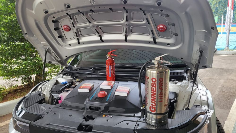 Lith-Pro, APAR Khusus Mobil Listrik untuk Pemadaman Api yang Lebih ...