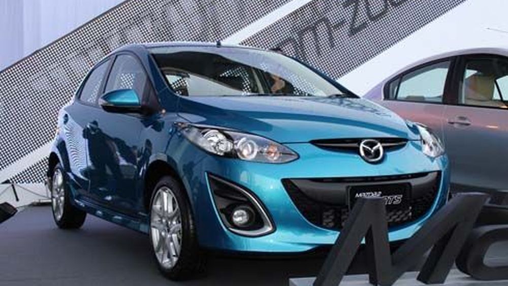ราคา New Mazda2 มาสด้า2 รุ่นปรับโฉมใหม่ปี 2012 เริ่มที่ 550,000 บาท ...