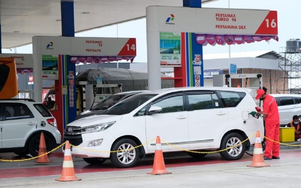 Perbandingan Harga BBM Pertamina, Shell dan Vivo di Awal 2022 - Berita ...