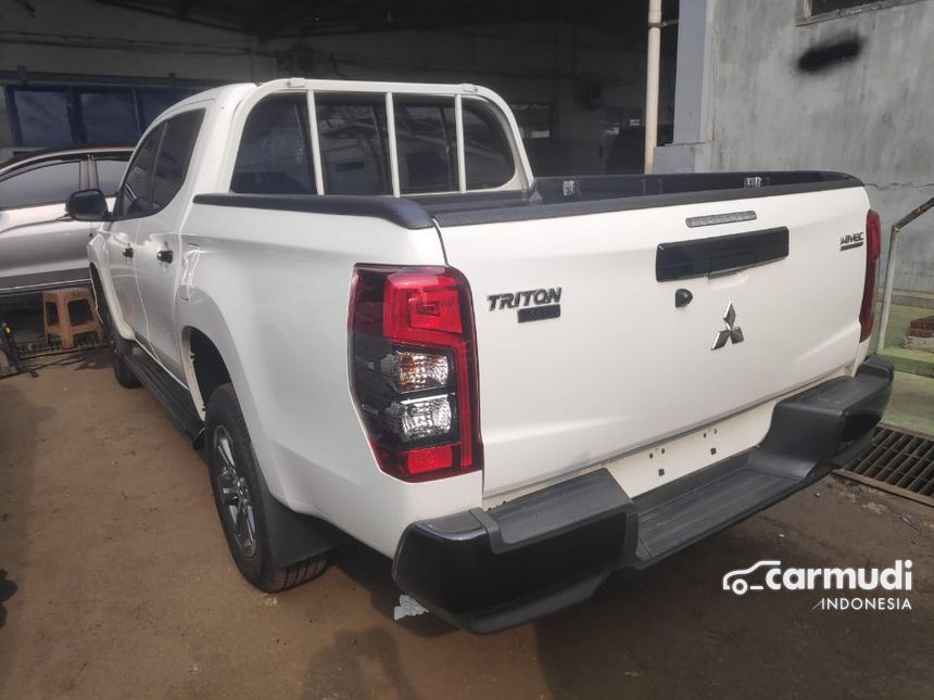 Jual Mobil Mitsubishi Triton 2023 EXCEED Dual Cab 2.4 di DKI Jakarta ...