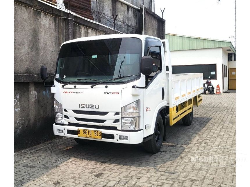 Jual Mobil Isuzu Elf 2022 NLR 55T LX 2.8 di DKI Jakarta Manual Trucks Putih Rp 309.000.000 ...
