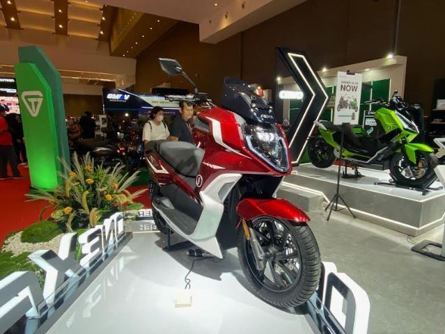 Test Ride Alva One XP, Motor Listrik Terbaru dari Alva - Review | Mobil123