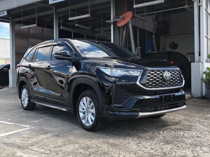 Jual Mobil Toyota Kijang Innova Zenix 2023 V HV Modellista 2.0 di DKI ...