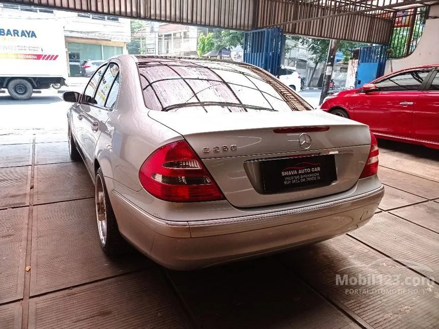 Jual Mobil Mercedes-Benz E240 2005 2.6 di DKI Jakarta Automatic Sedan Abu-abu Rp 127.000.000 ...