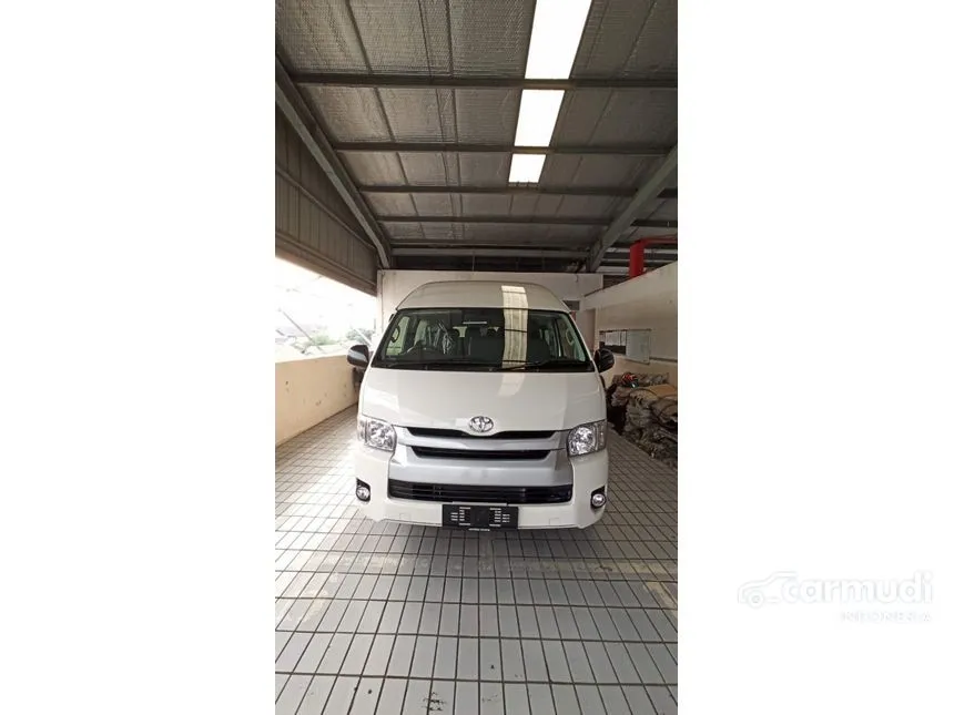 Toyota Hiace 2023 Commuter 3.0 in DKI Jakarta Manual Van Wagon White for Rp 577.800.000 ...