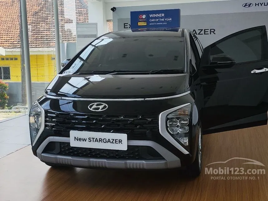 Jual Mobil Hyundai Stargazer 2023 Essential 1.5 di Jawa Barat Automatic ...
