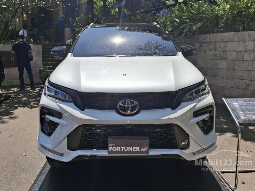 Jual Mobil Toyota Fortuner 2024 GR Sport Two-Tone 2.8 di DKI Jakarta ...