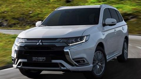 Mitsubishi Outlander PHEV 2019 Terbaru | Mobil123