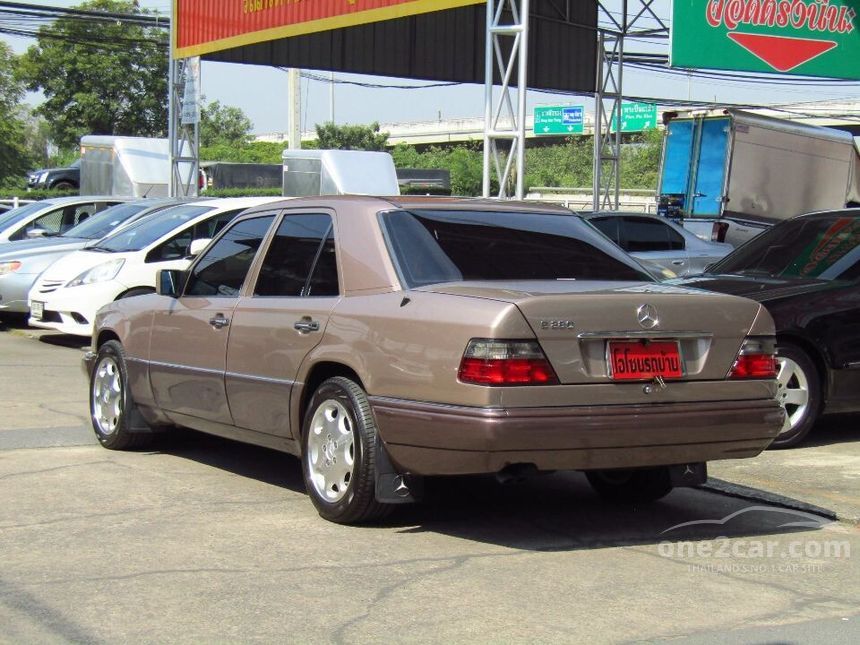 Mercedes-Benz E280 1995 2.8 in กรุงเทพและปริมณฑล Automatic Sedan สี ...