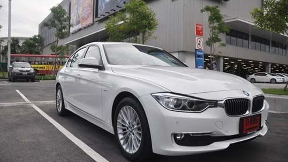 [รีวิว] BMW 3-Series (F30) Luxury Line 320d Twin Turbo 2012 - รีวิวรถยนต์