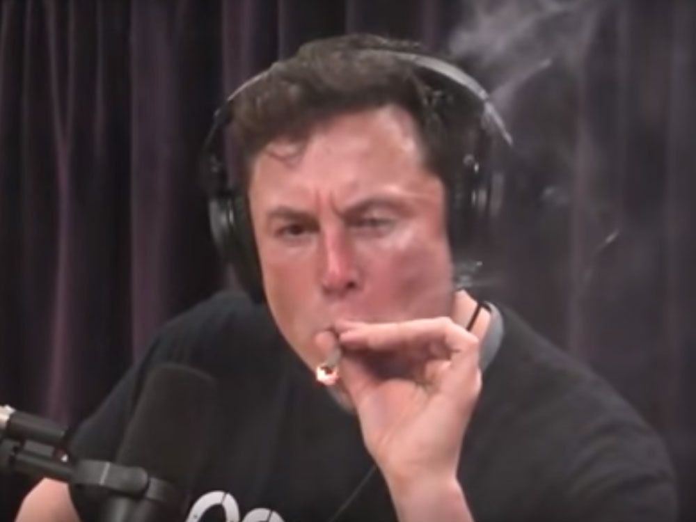 Bos Tesla Elon Musk Buat Kontroversi, Hisap Ganja di Siaran Langsung ...