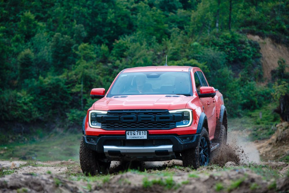2023 Ford Ranger Raptor - Twin Test In Vietnam - PHOTOS | Carlist.my