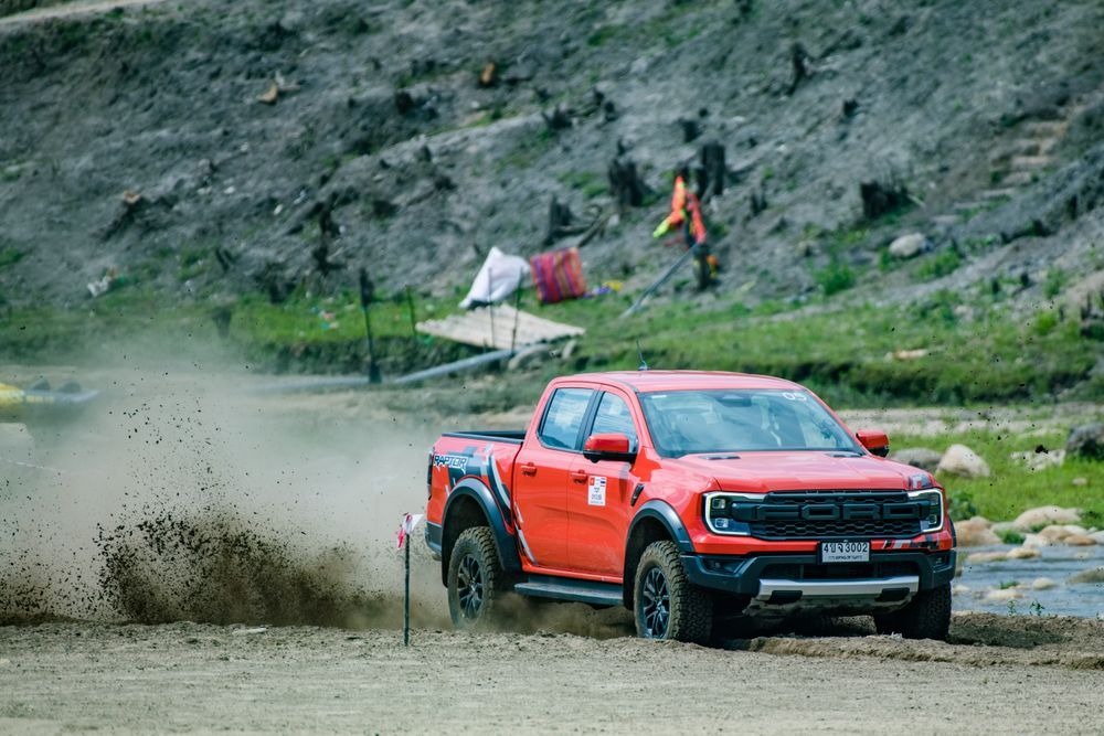 2023 Ford Ranger Raptor - Twin Test In Vietnam - PHOTOS | Carlist.my