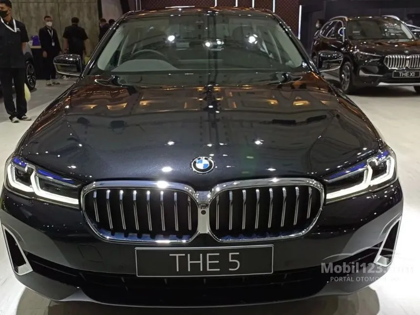Jual Mobil BMW 530i 2022 Opulence 2.0 di DKI Jakarta Automatic Sedan ...