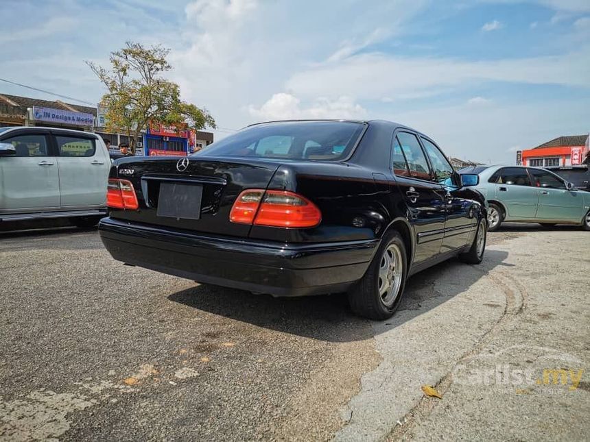 Mercedes-Benz E200 1998 Classic 2.0 in Johor Automatic Sedan Black for ...