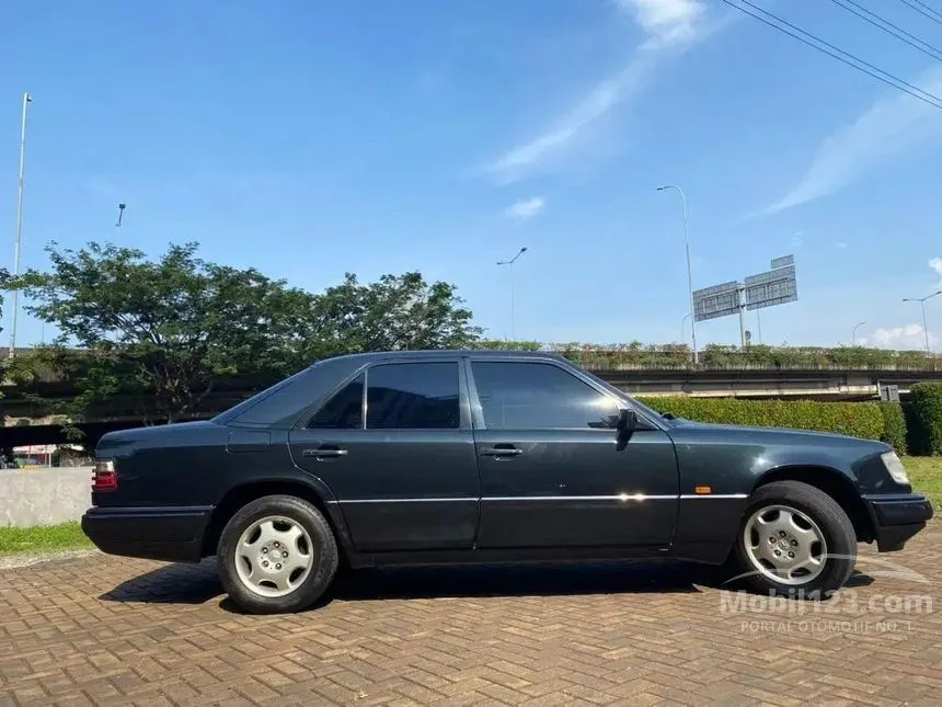 Jual Mobil Mercedes-Benz E320 1996 W124 3.2 L6 Manual 3.2 di DKI Jakarta Manual Sedan Hitam Rp ...